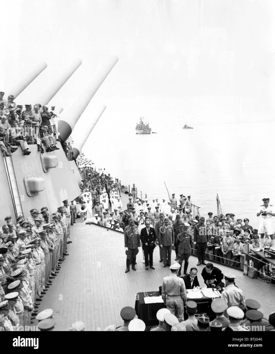 Japanese surrender general douglas macarthur hi-res stock photography ...