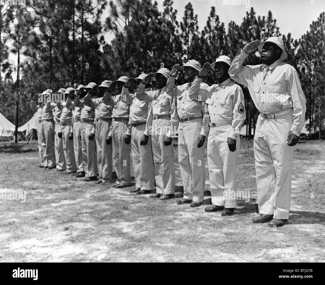 Members of the 2nd Batillion of the 25th Infantry of the U.S. Army ...