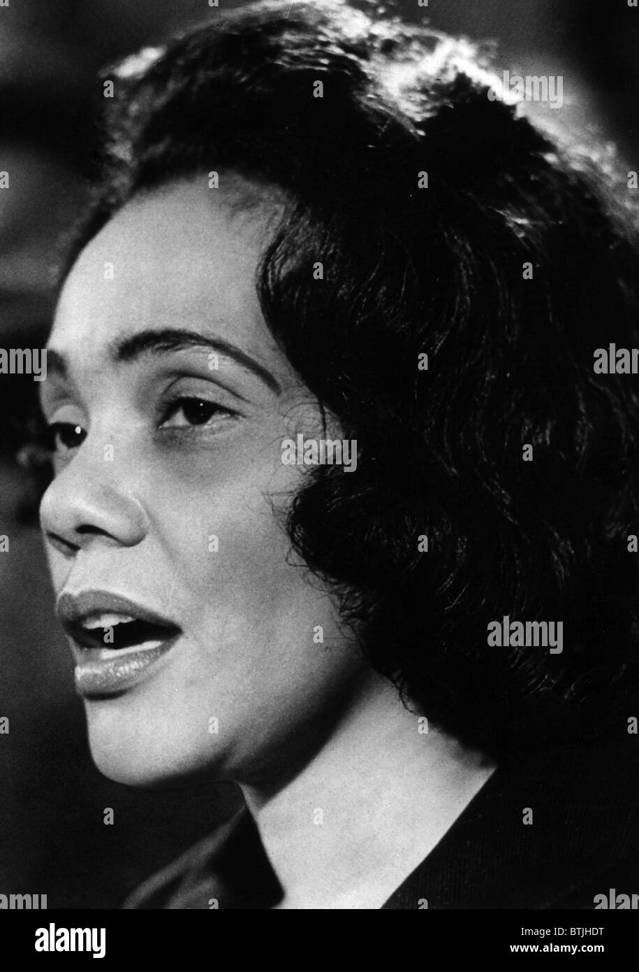 Coretta Scott King reads prepared statement at news conference, Atlanta ...