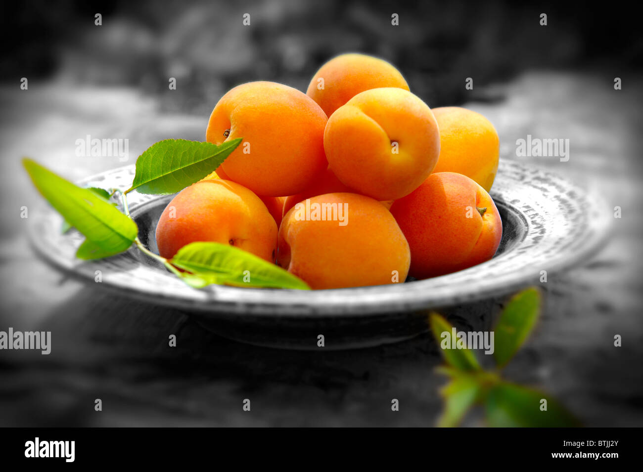 Whole apricot hi-res stock photography and images - Alamy