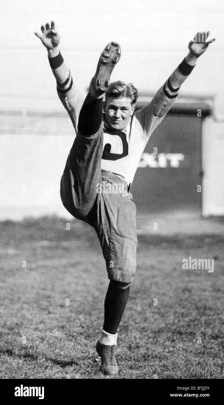 Ernie Nevers playing on the Stanford University football team ...