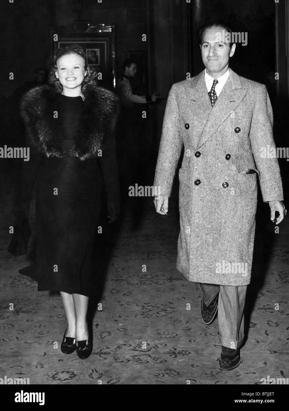 Simone simon actress hi-res stock photography and images - Alamy