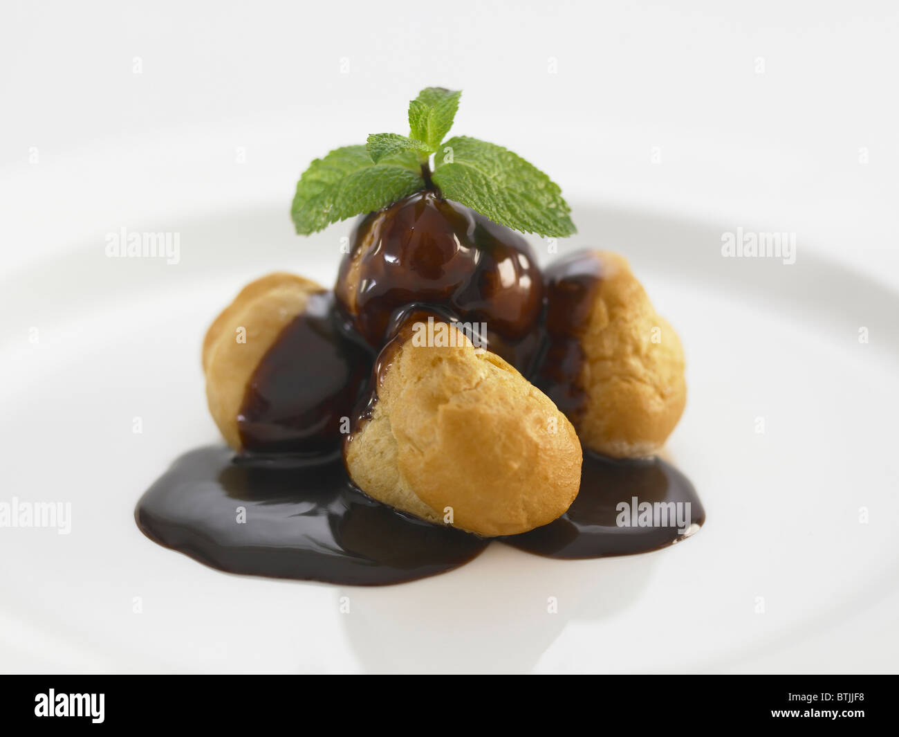 Profiterole pudding hi-res stock photography and images - Alamy