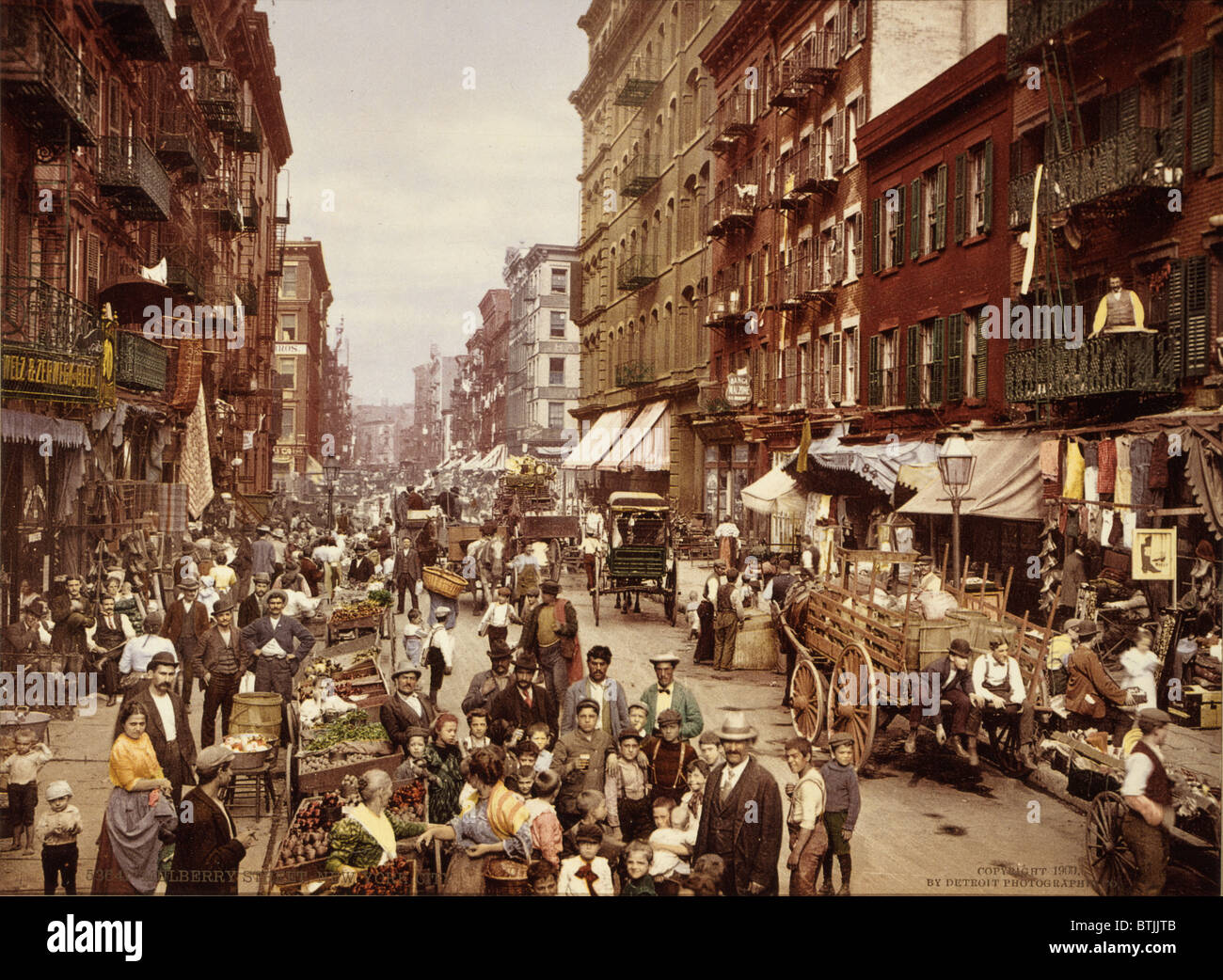 New york tenement 1900 hi-res stock photography and images - Alamy