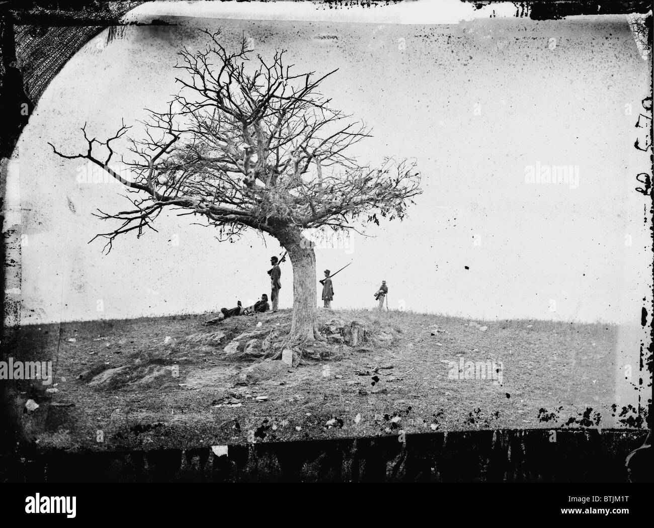 The Civil War, the battle of Antietam. A lone grave. Antietam, Maryland ...