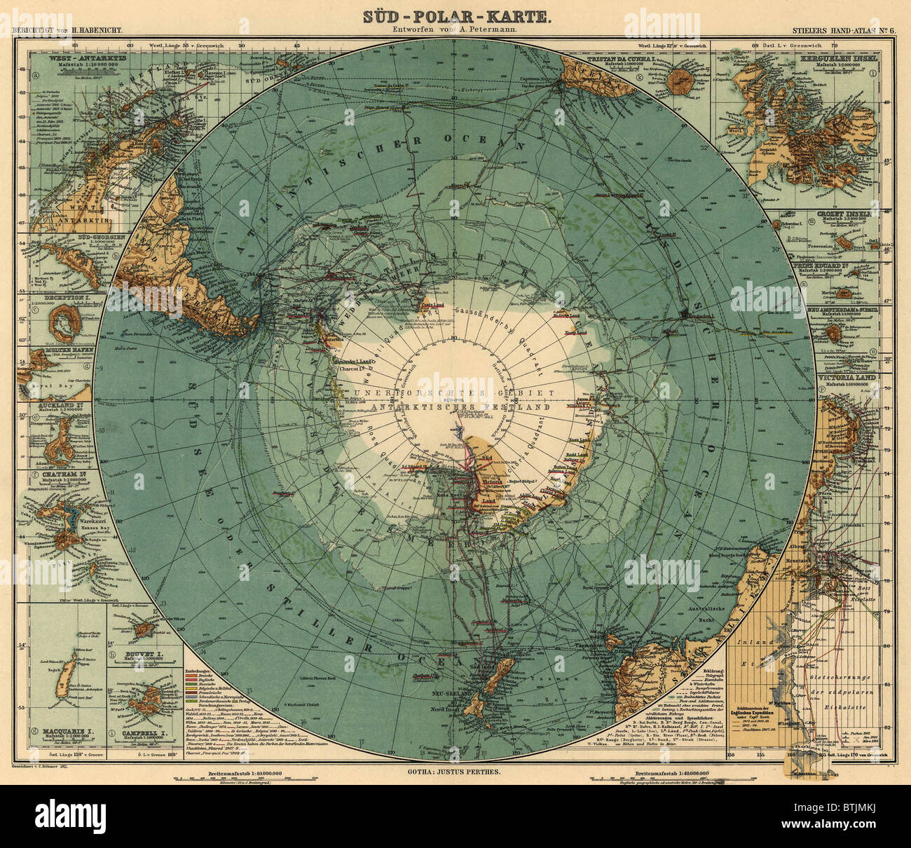 Polar regions map hi-res stock photography and images - Alamy