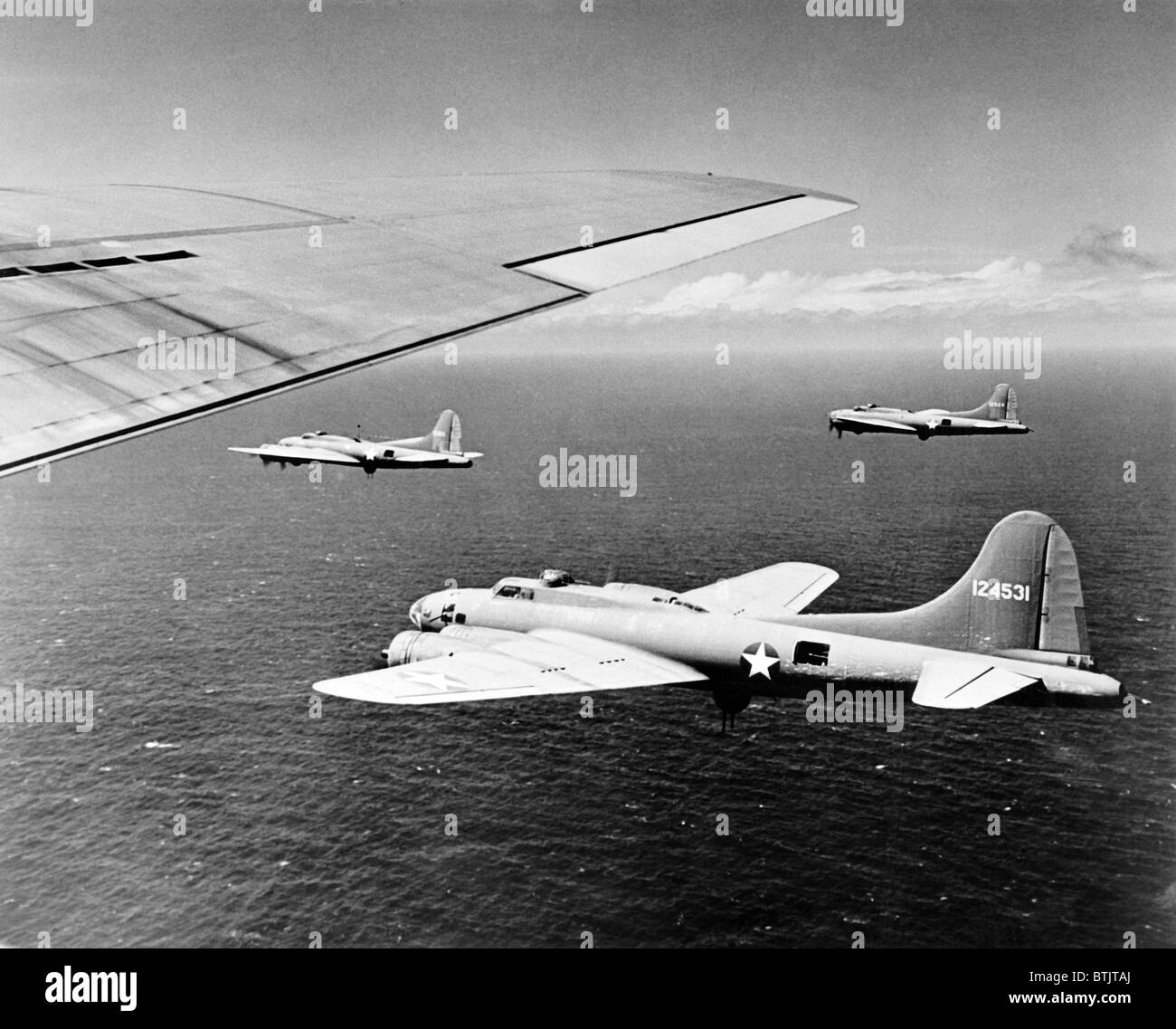 World War II, U.S. airplanes flying, circa 1940-1946 Stock Photo - Alamy