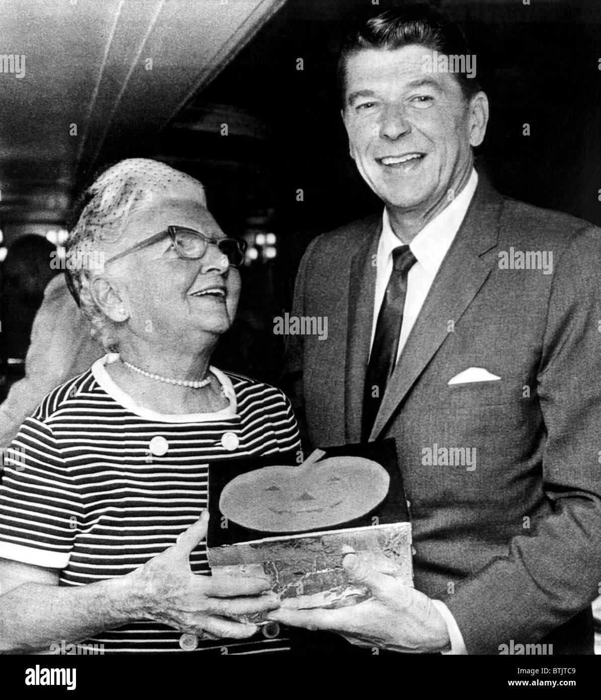 Gov ronald reagan hi-res stock photography and images - Alamy