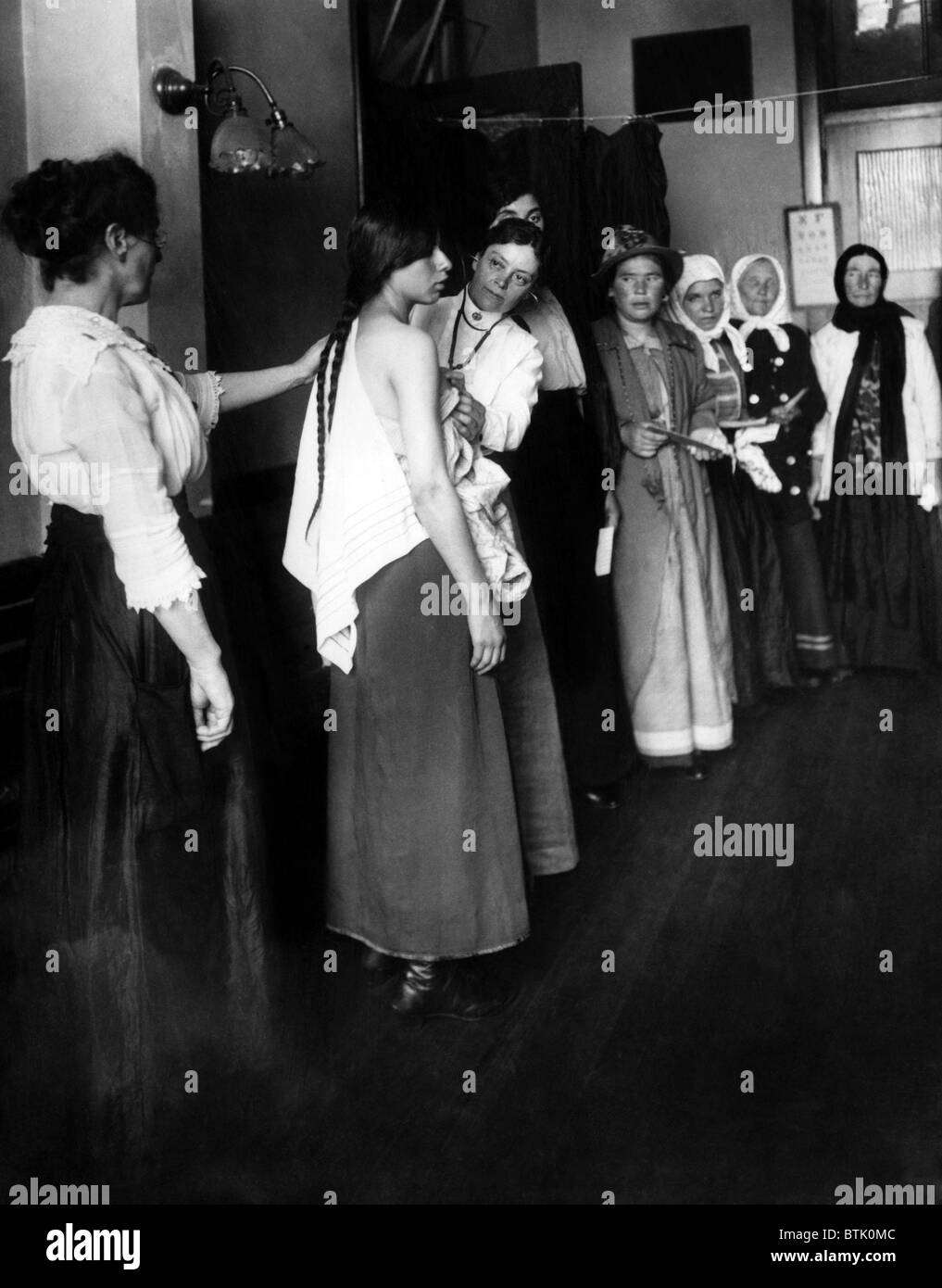 1950s medical check Black and White Stock Photos & Images - Alamy