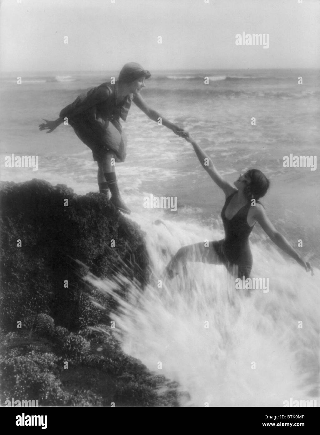 Bathing beauties hi-res stock photography and images - Alamy