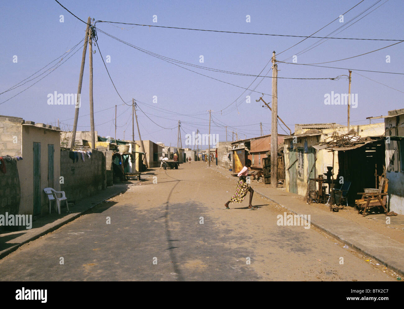 street scene in shantytown - Dakar Senegal Stock Photo - Alamy