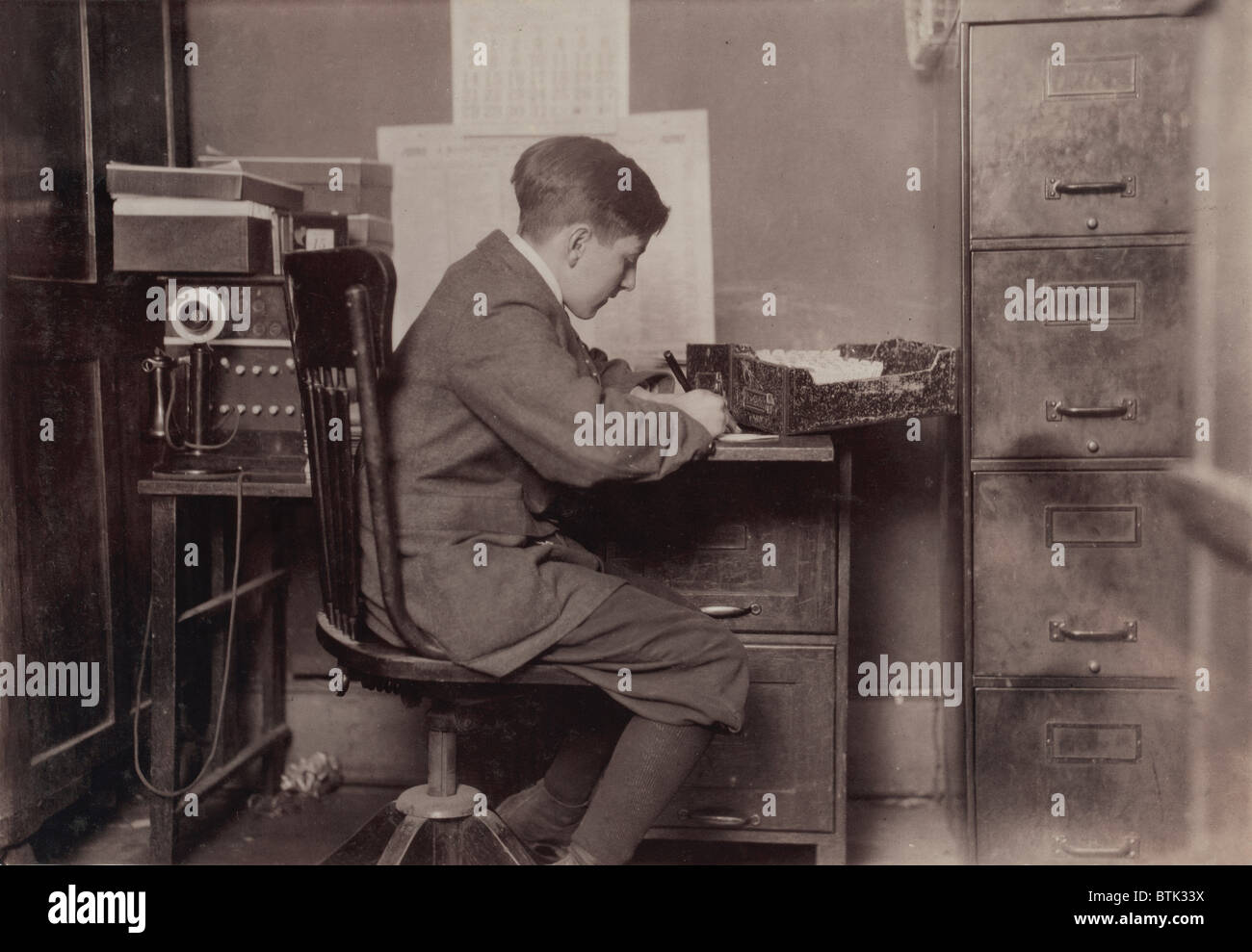 1910s office interior hi-res stock photography and images - Alamy