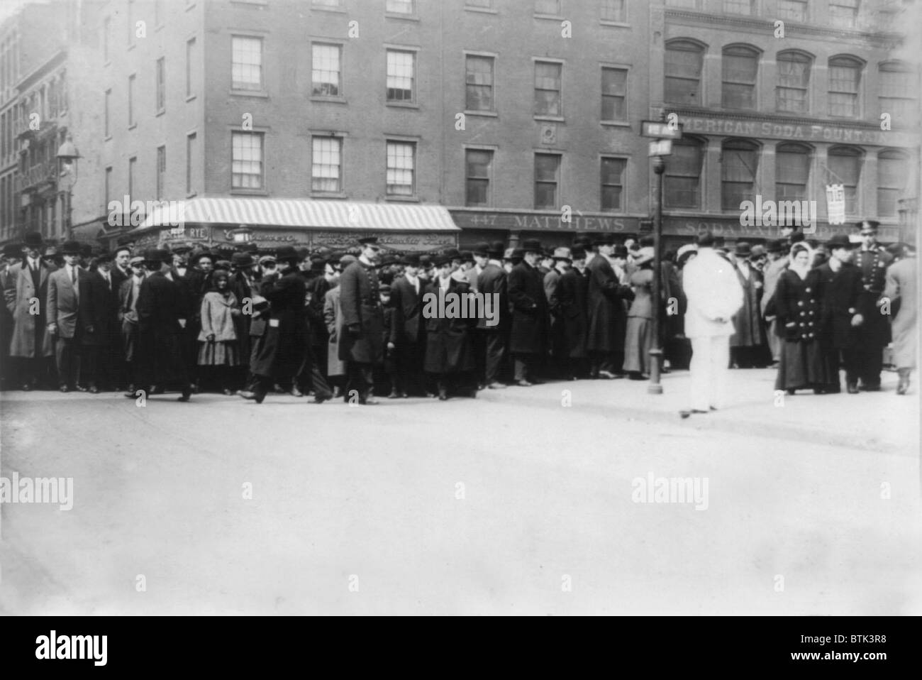 Triangle Shirtwaist Factory fire, crowds outside pier morgue, New York ...