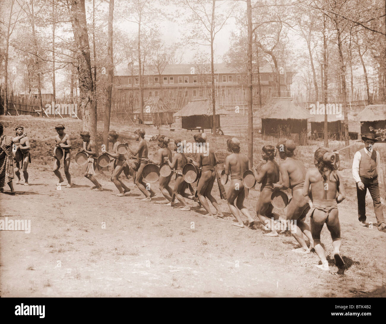 Igorot costume hi-res stock photography and images - Alamy