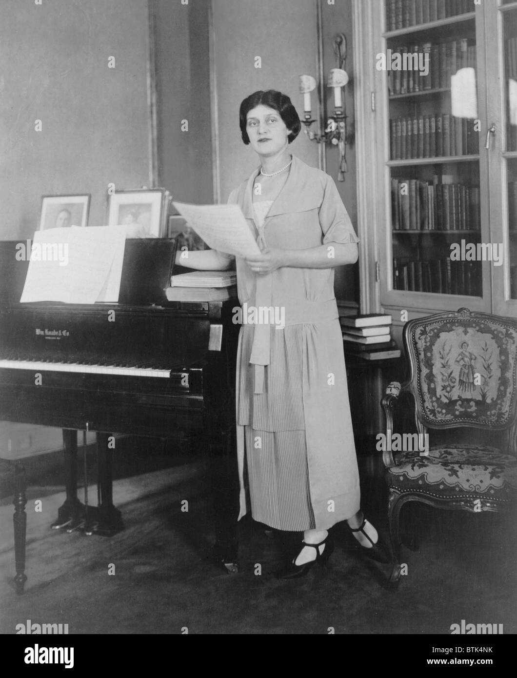 Romanian opera singer Black and White Stock Photos & Images - Alamy