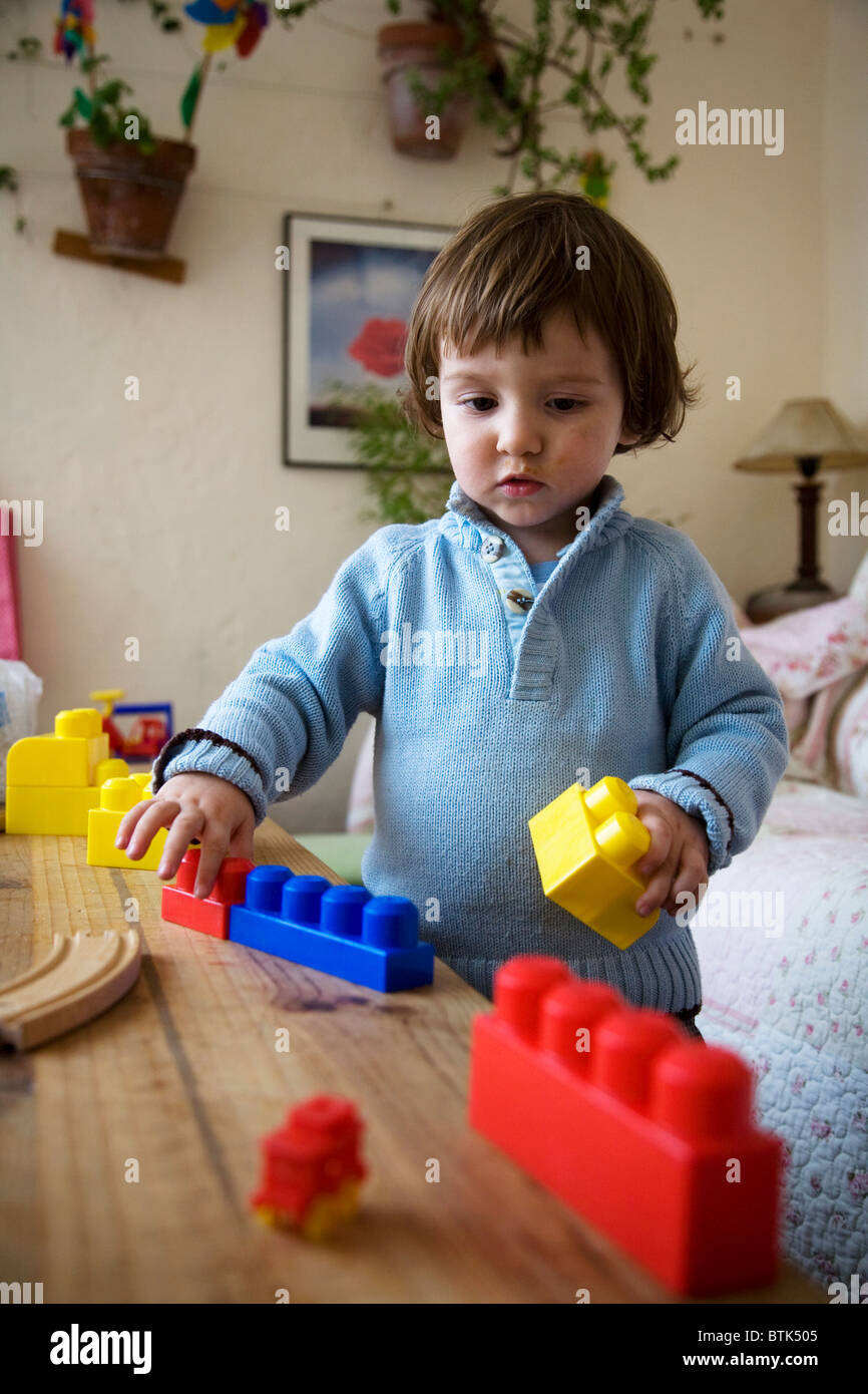 Building bricks hi-res stock photography and images - Alamy