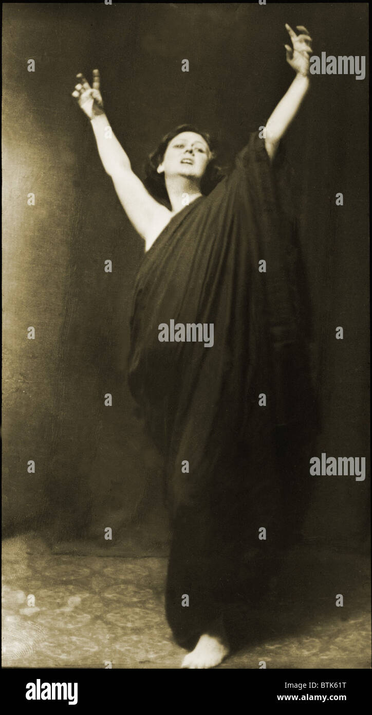 Isadora Duncan (1877-1927), pioneering modern dancer challenged the ...