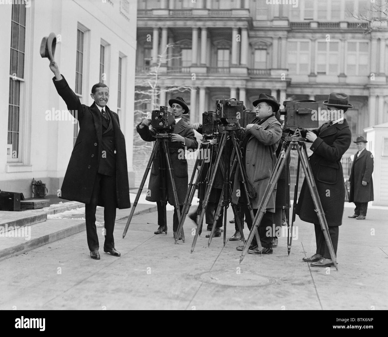 Waving 1920s history historical hi-res stock photography and images - Alamy