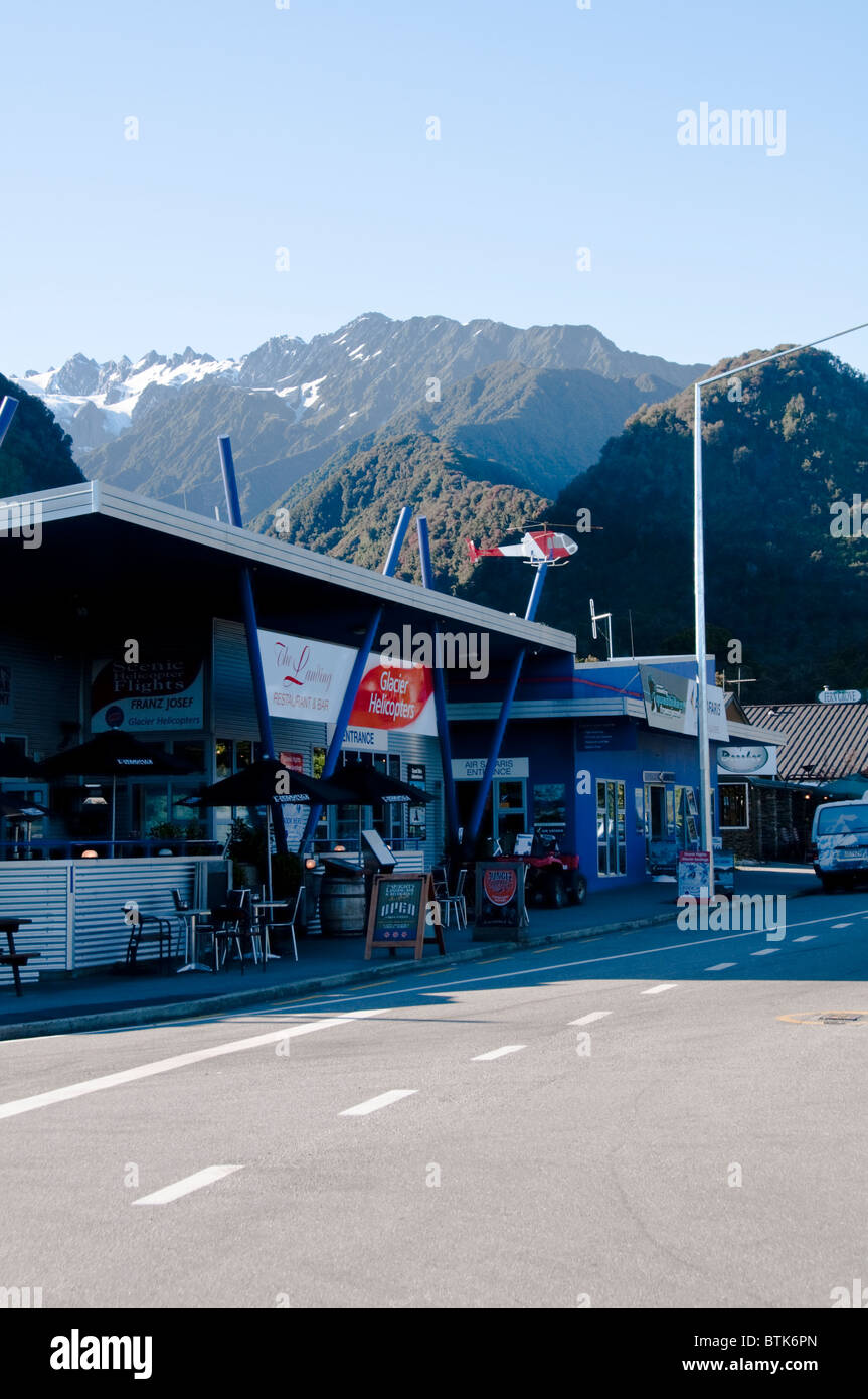 Rata trees flowering hi-res stock photography and images - Alamy