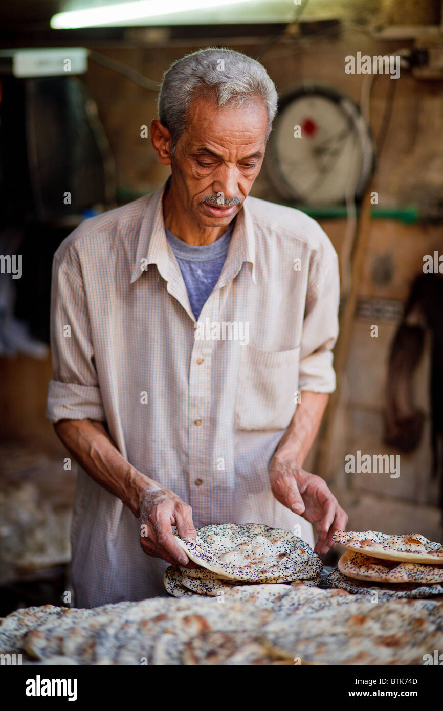 Arabic bread making hi-res stock photography and images - Alamy