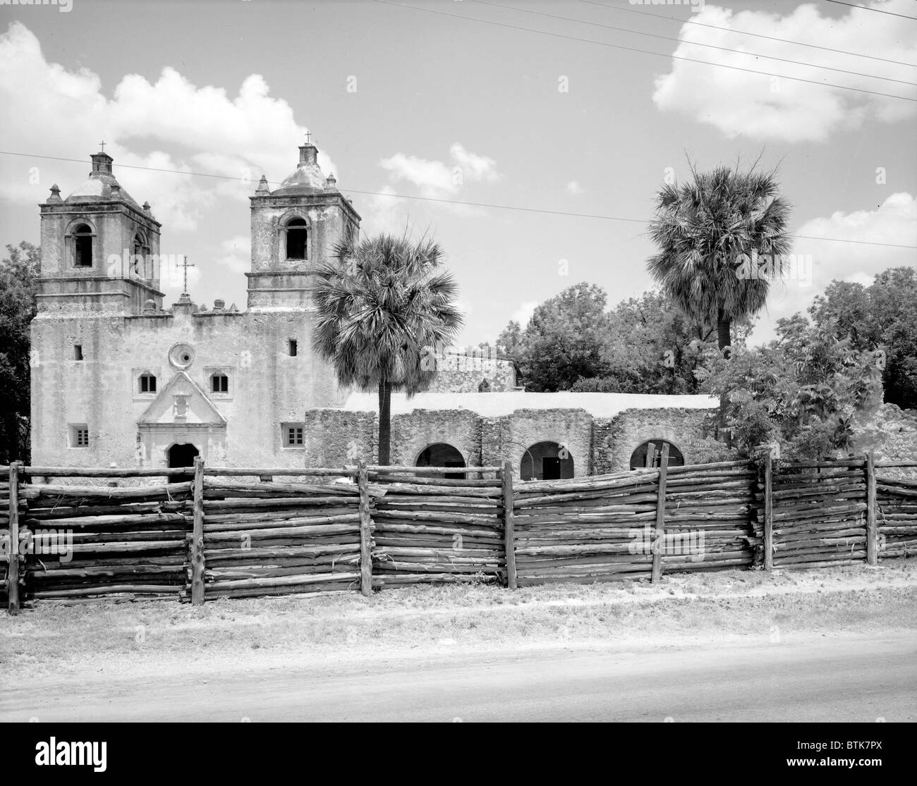 Spanish mission texas Black and White Stock Photos & Images - Alamy