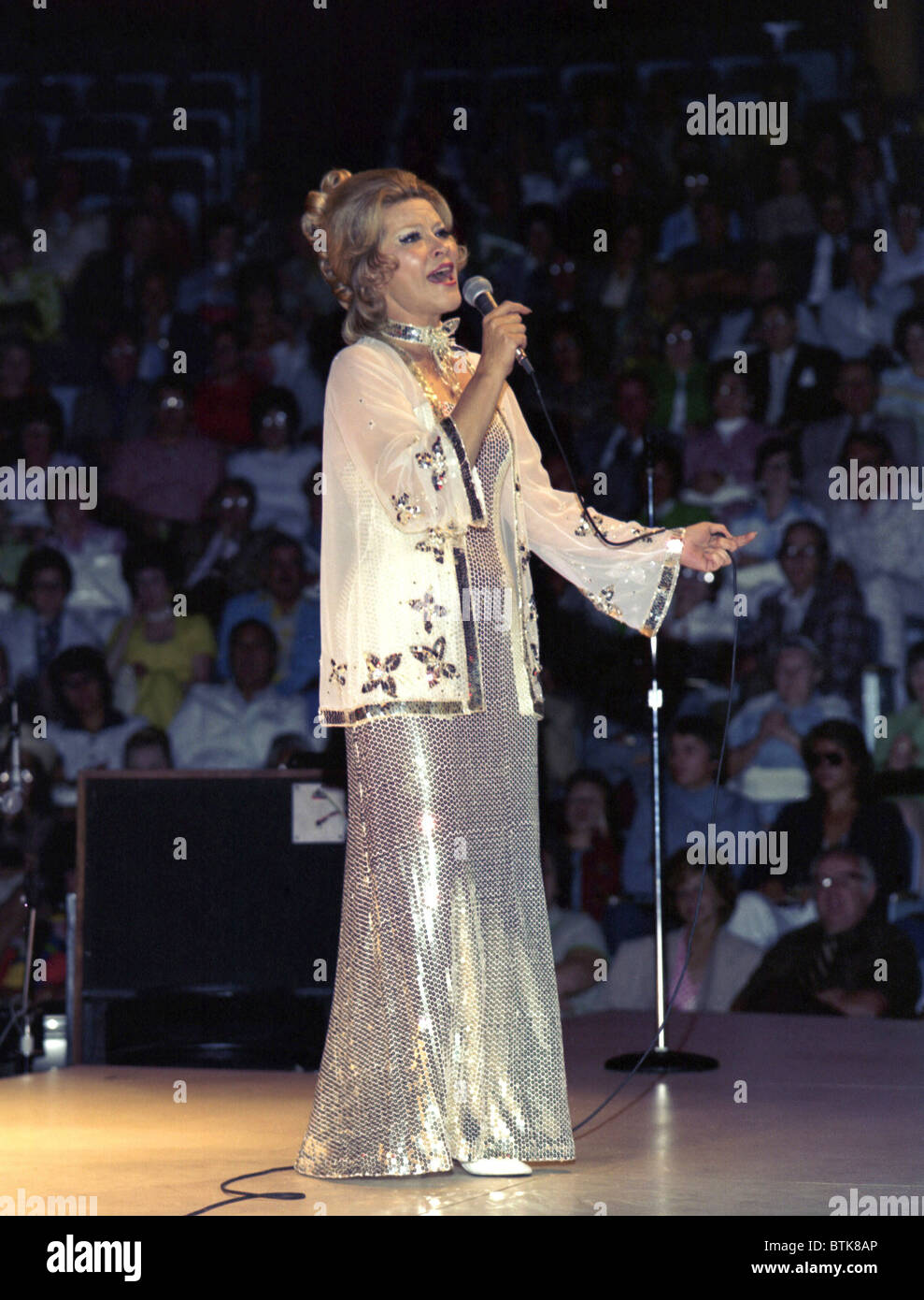 Janet Lee, singer, 1974, Millrun Playhouse Theater in the Round, Niles ...