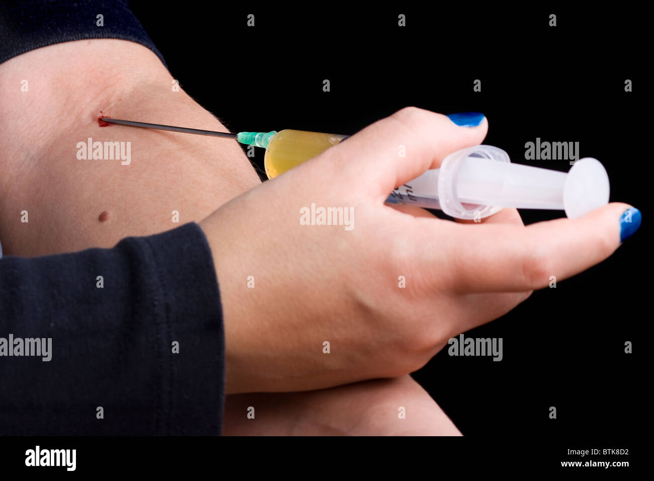 woman injecting drugs closeup look Stock Photo - Alamy