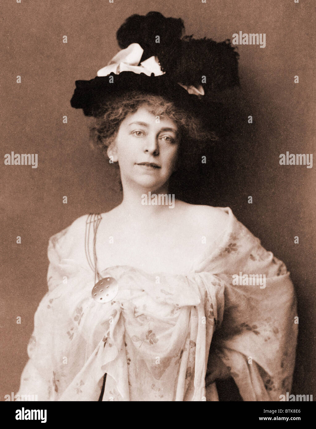 Alice Pike Barney (1857-1931), American socialite and painter, grew up ...