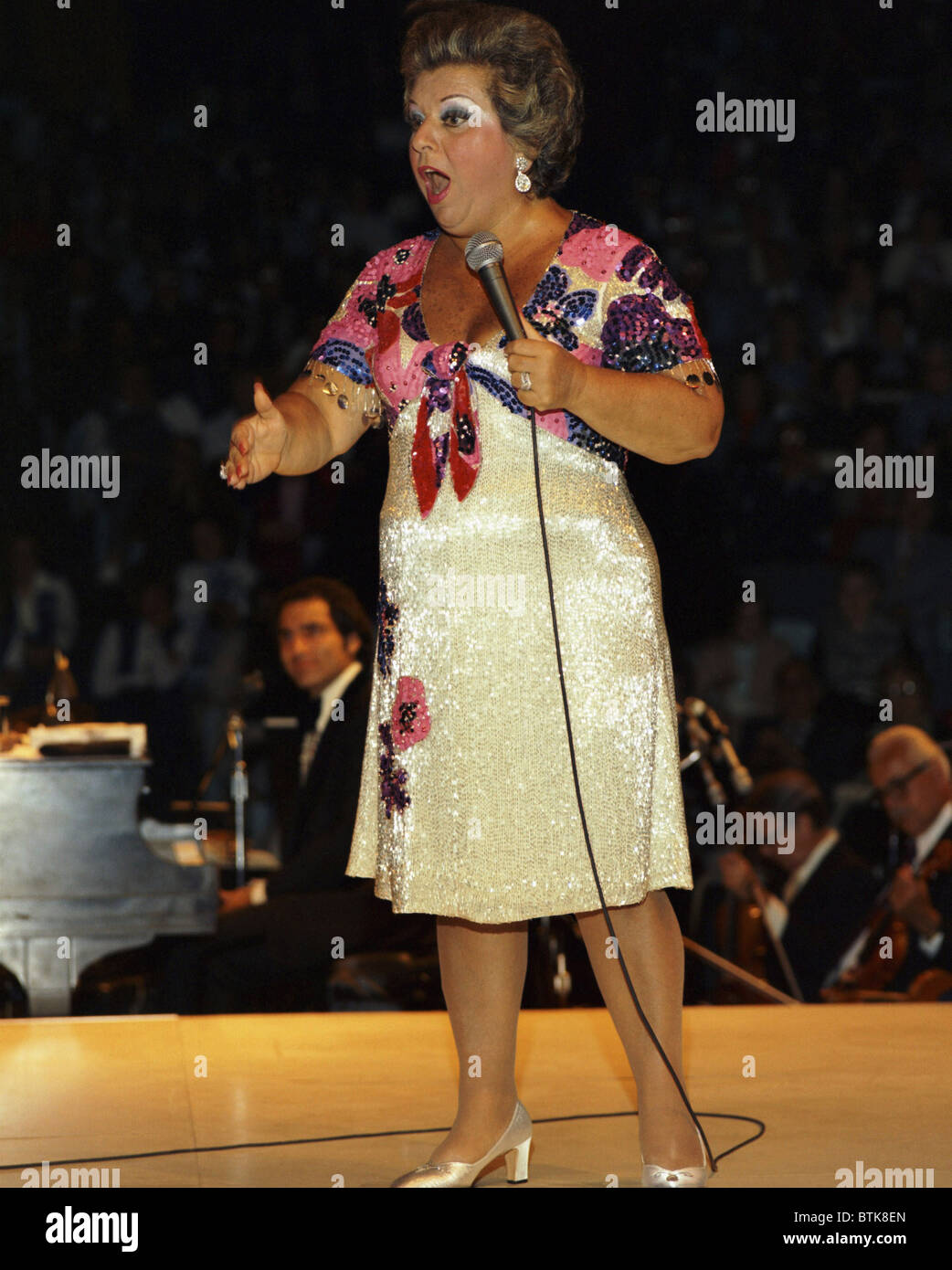 Totie Fields, 1974, Millrun Playhouse Theater in the Round, Niles ...