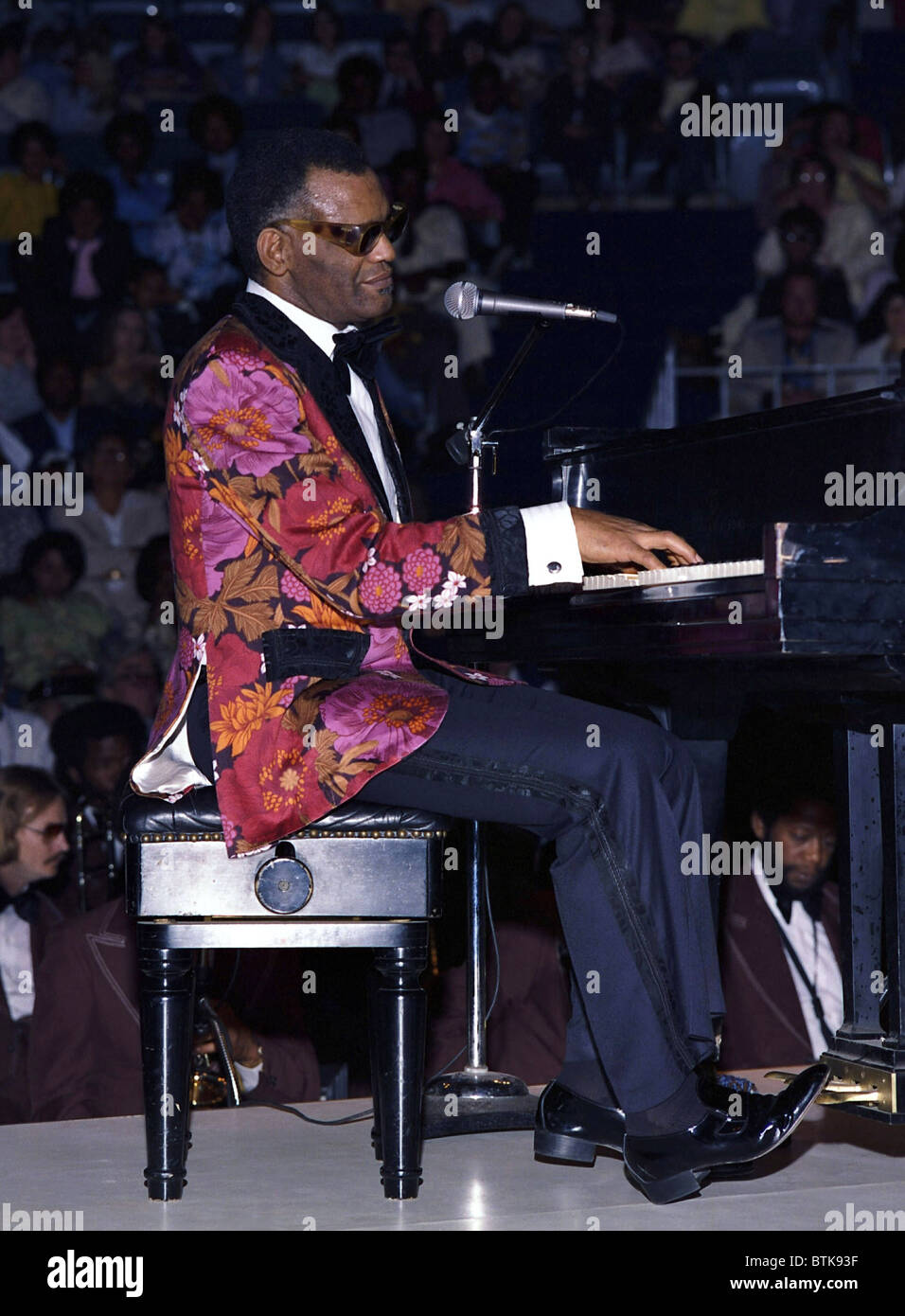 Ray Charles, 1976, Millrun Playhouse Theater in the Round, Niles ...