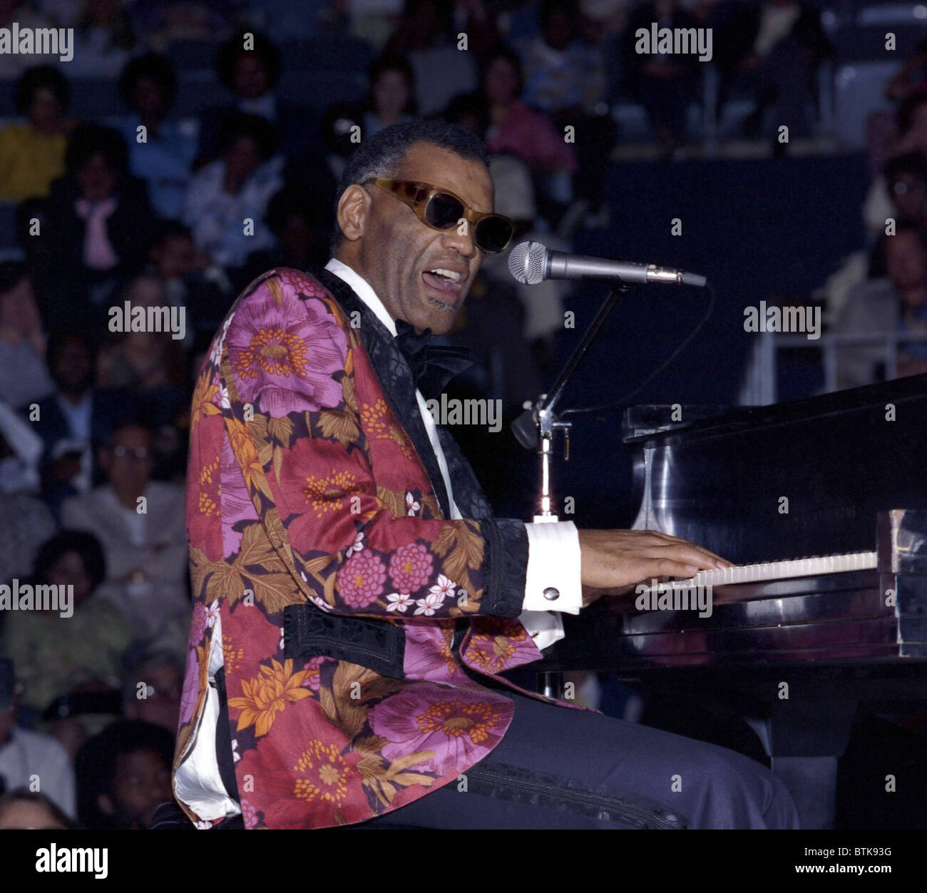 Ray Charles, 1976, Millrun Playhouse Theater in the Round, Niles ...