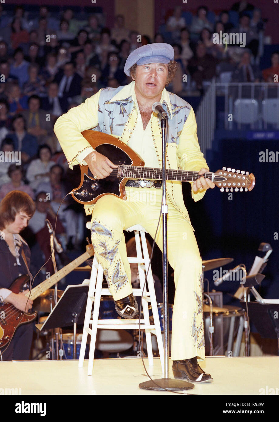 Roy clark guitar hi-res stock photography and images - Alamy