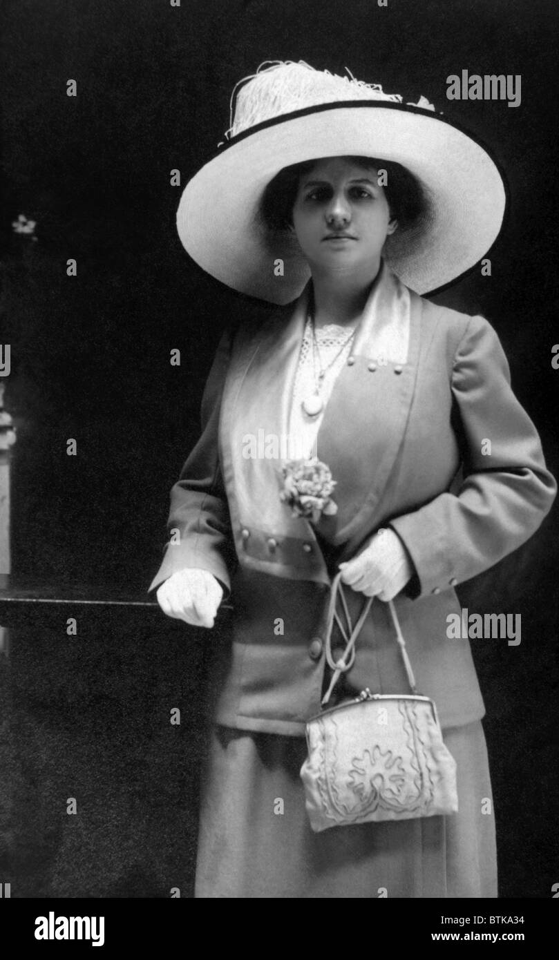 Women's fashion 1910 hi-res stock photography and images - Alamy