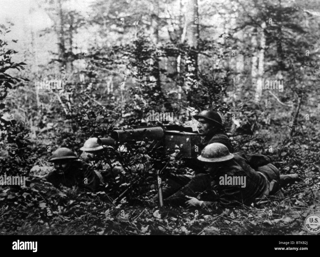 World War I, American machine gunners of the 80th Division using a ...