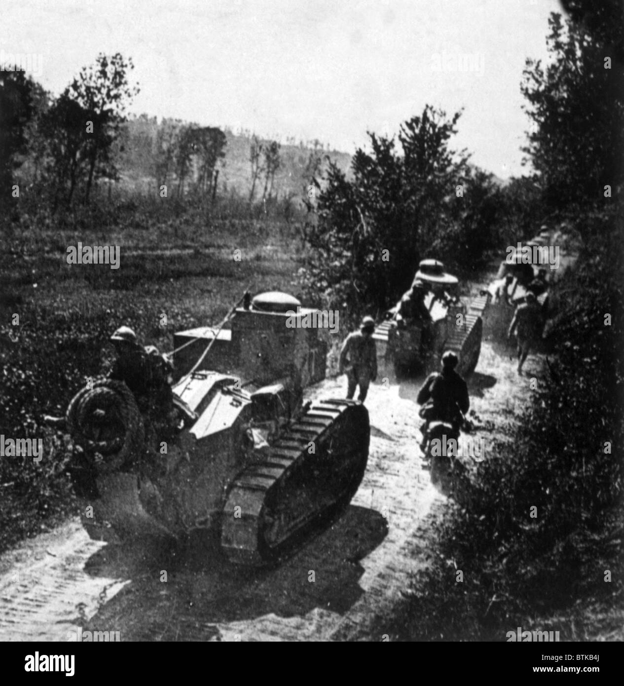 World War I, French Renault tanks moving to the front, 1917 Stock Photo ...