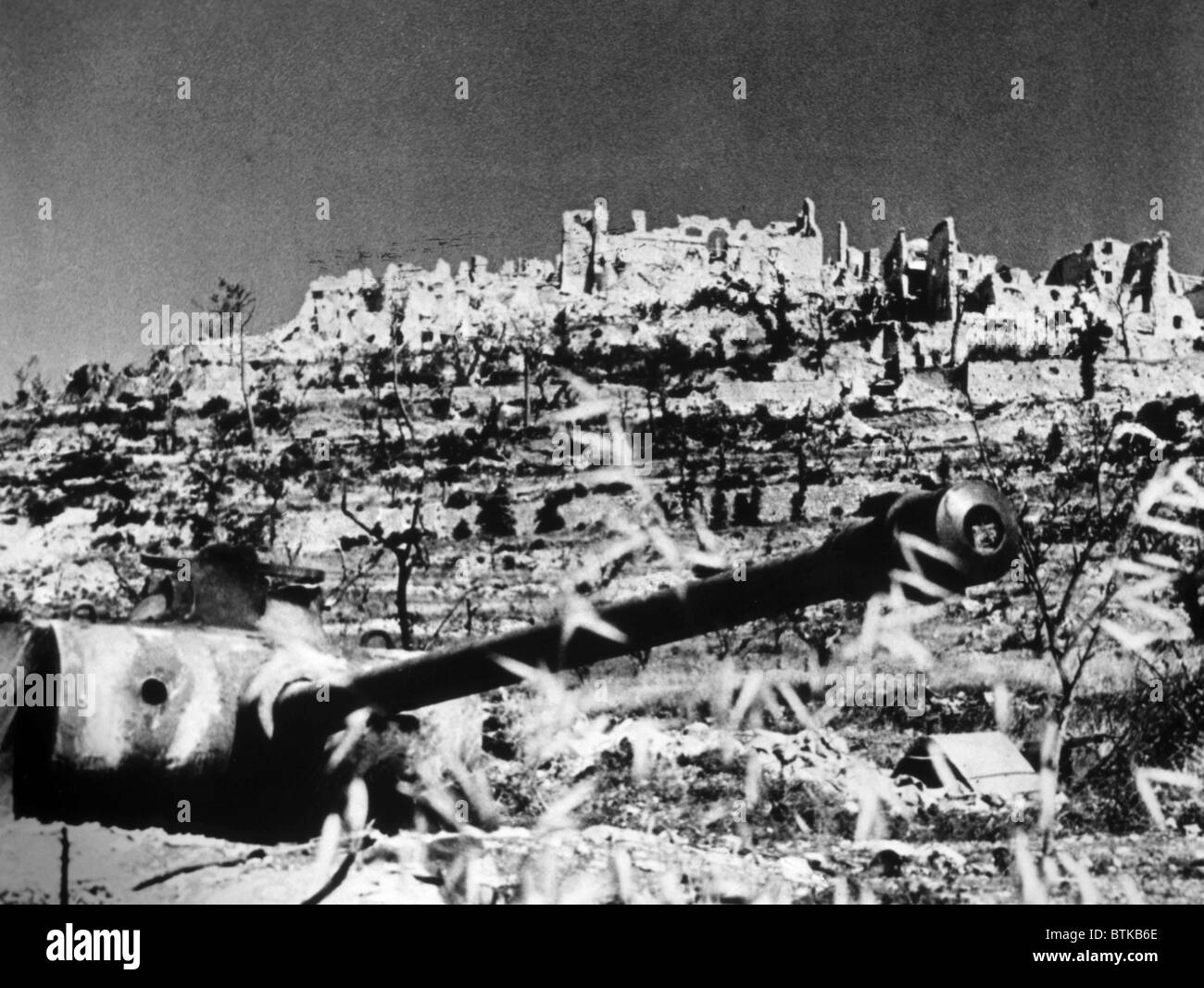 Monte cassino 1944 hi-res stock photography and images - Alamy