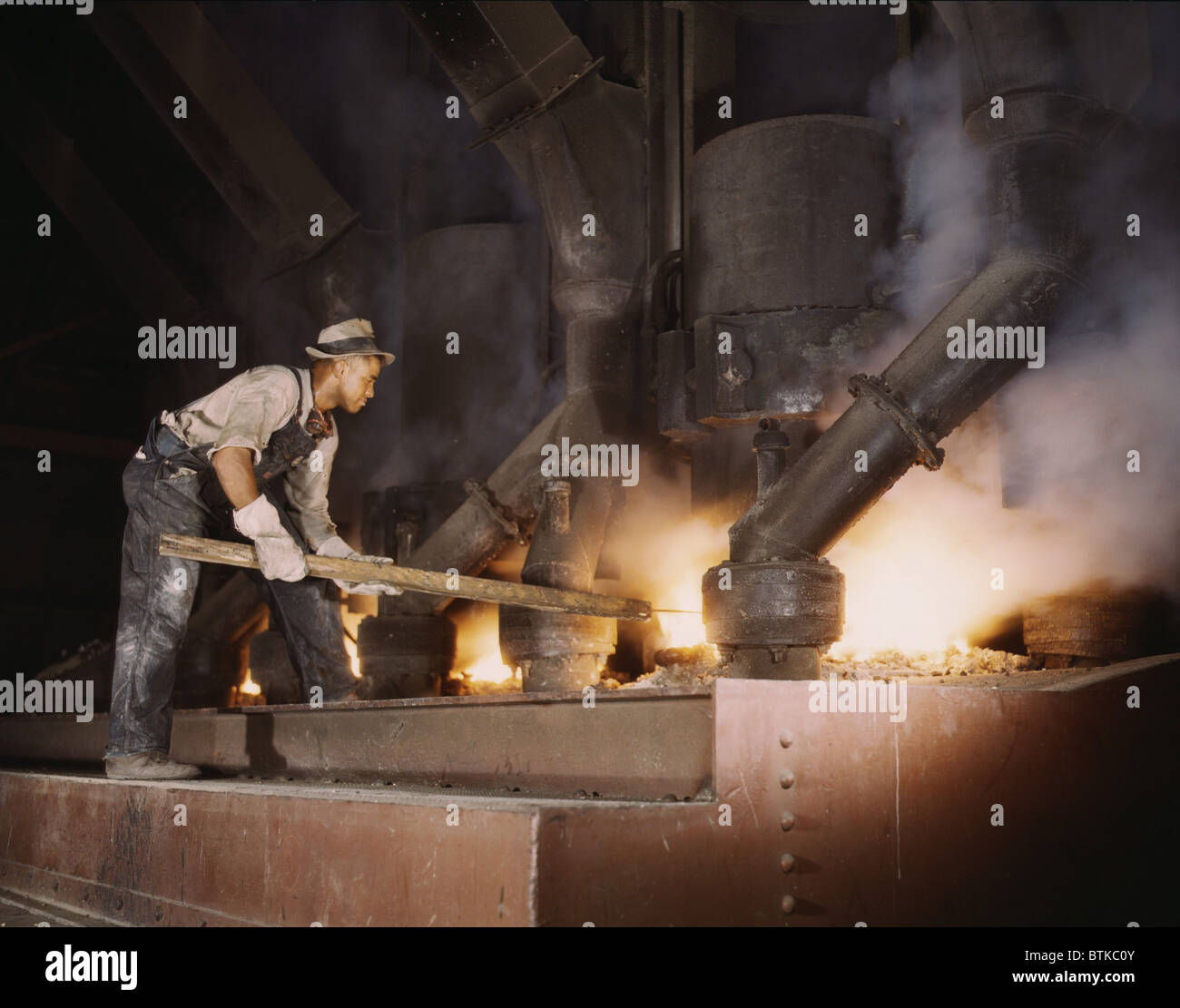 African smelting works hi-res stock photography and images - Alamy