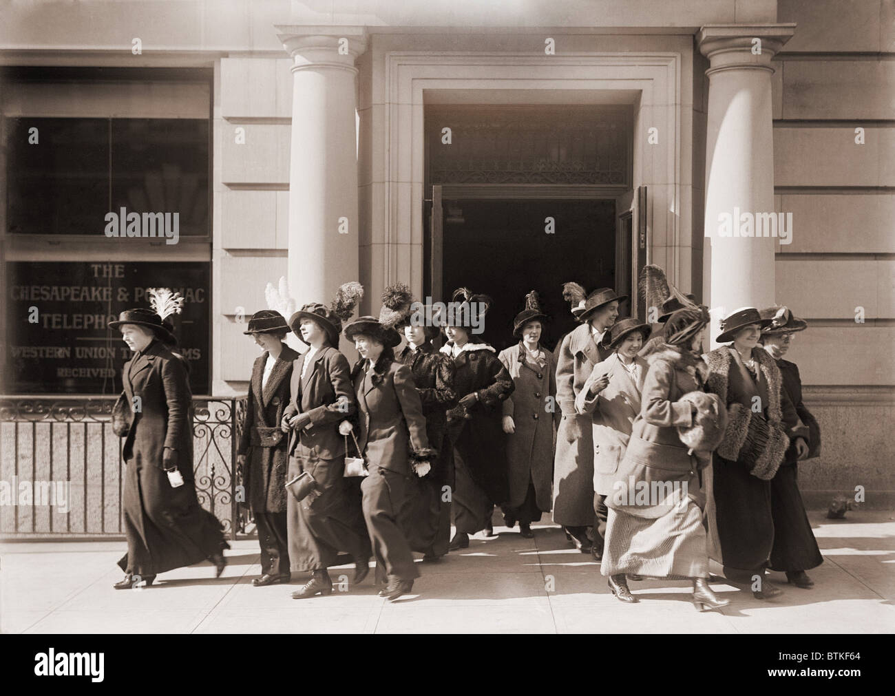 1910s office workers hi-res stock photography and images - Alamy