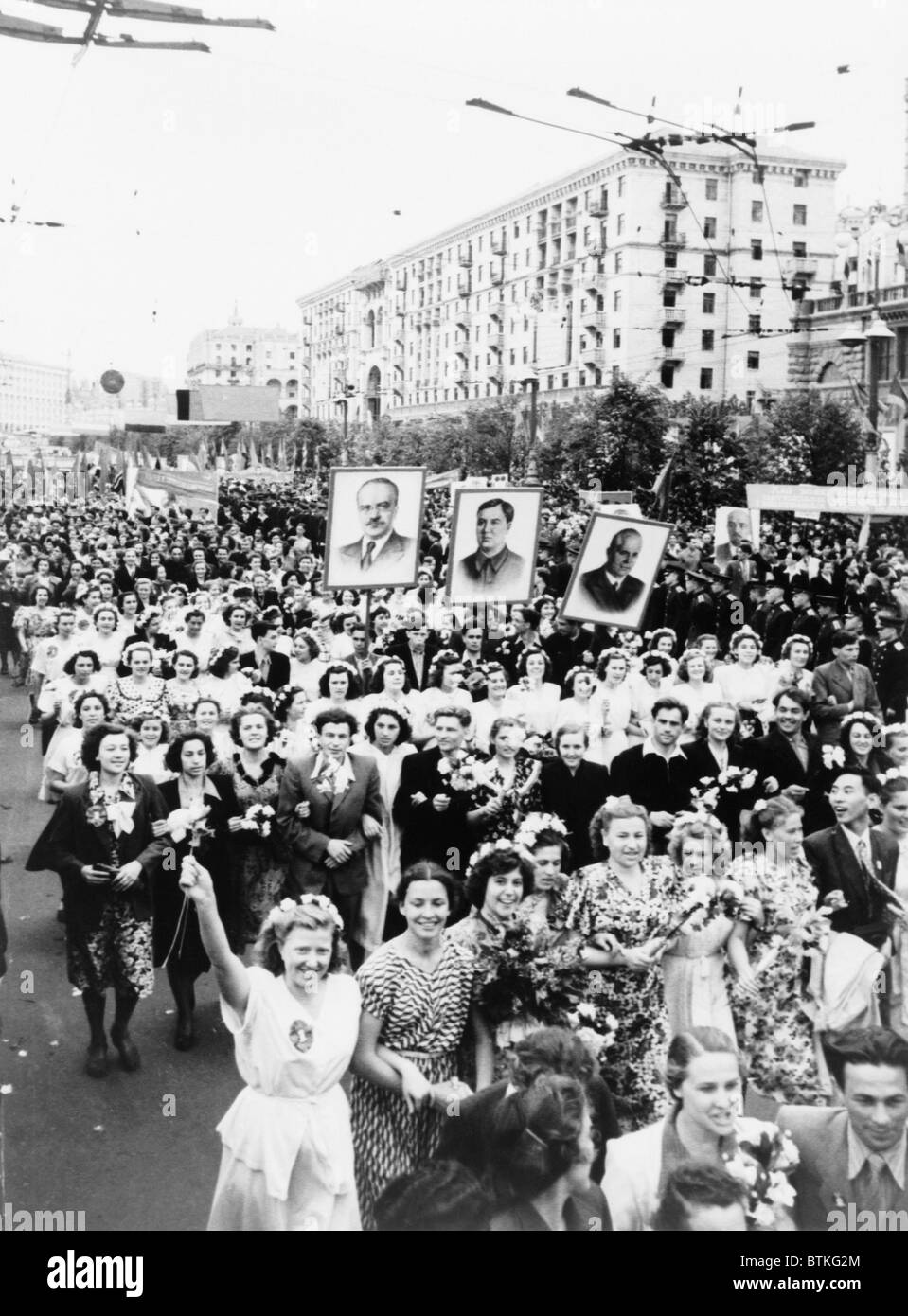 People of Kiev at a demonstration to honor the tercentenary (300th ...