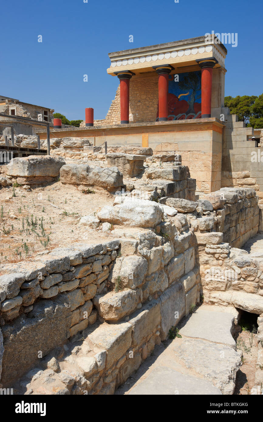 The North Propylaeum. Knossos Palace, Crete, Greece Stock Photo - Alamy