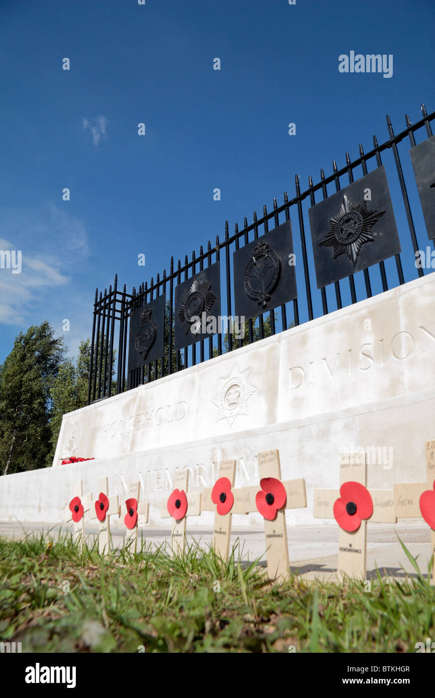 Small memorial crosses hi-res stock photography and images - Alamy
