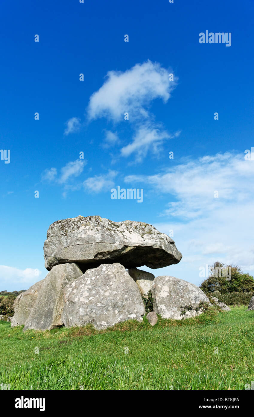 Megalithic portal tomb hi-res stock photography and images - Alamy