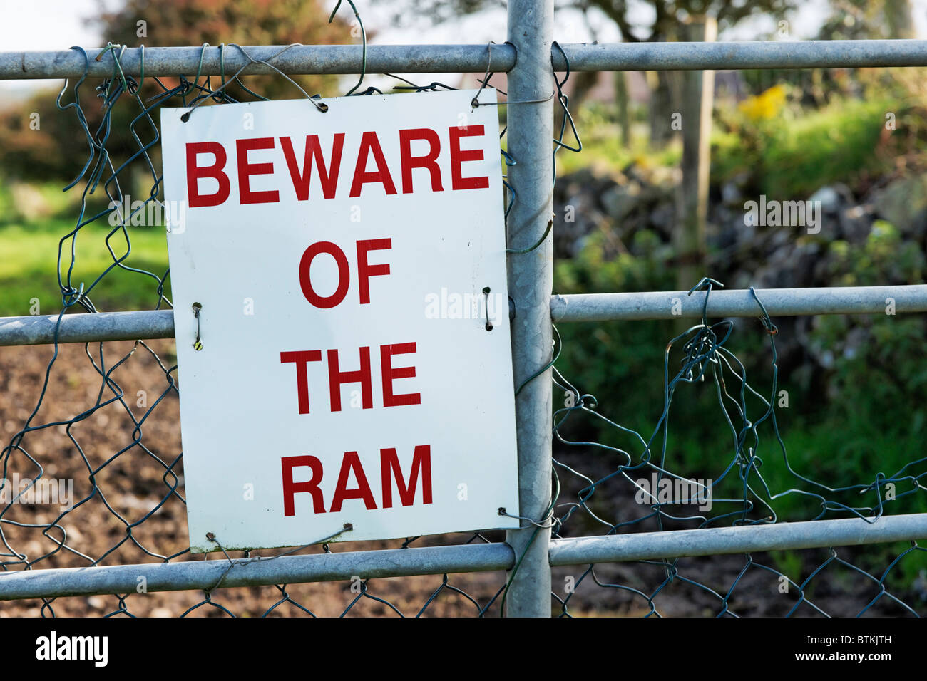 Beware animals sign hi-res stock photography and images - Alamy