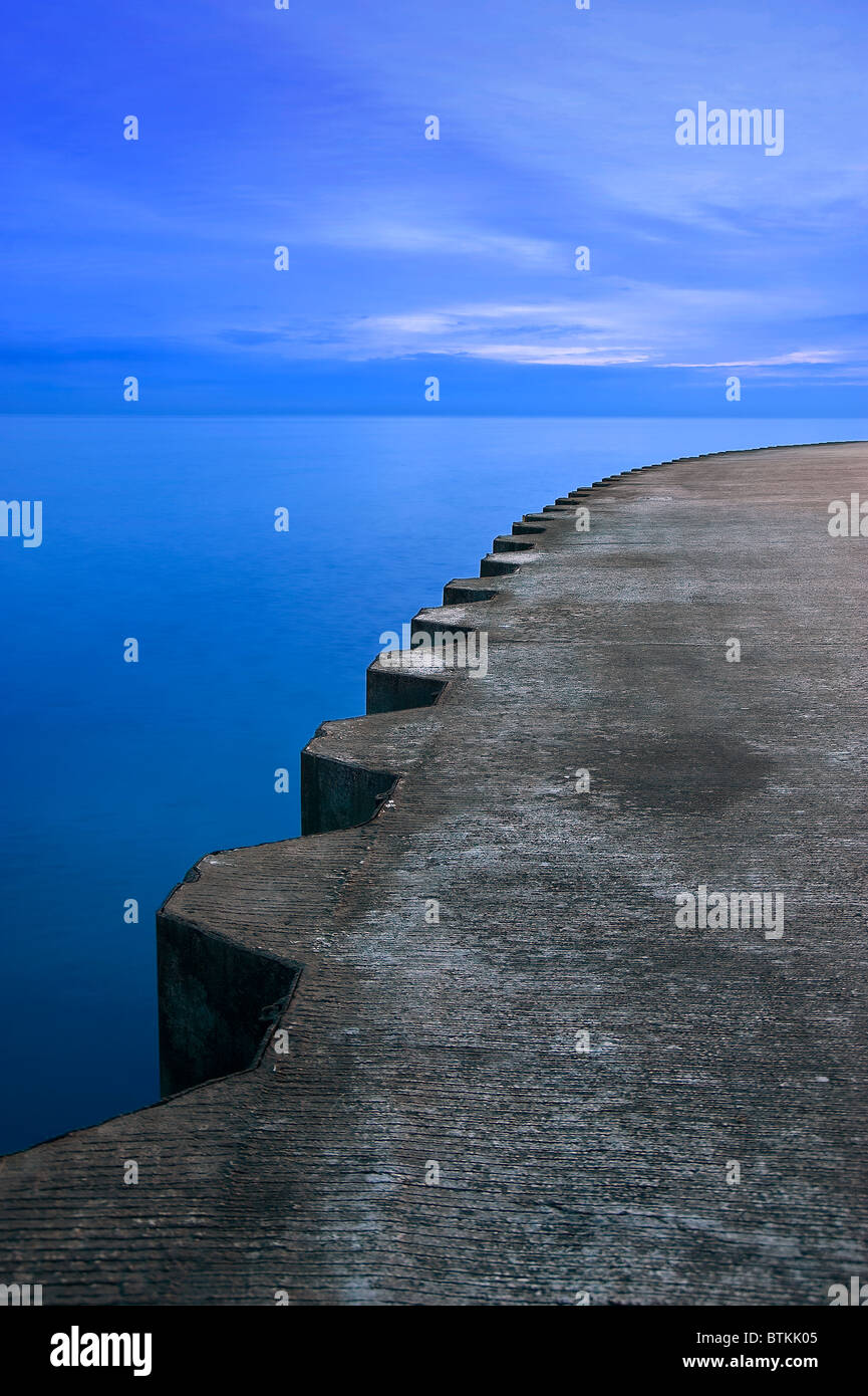 Jagged line hi-res stock photography and images - Alamy