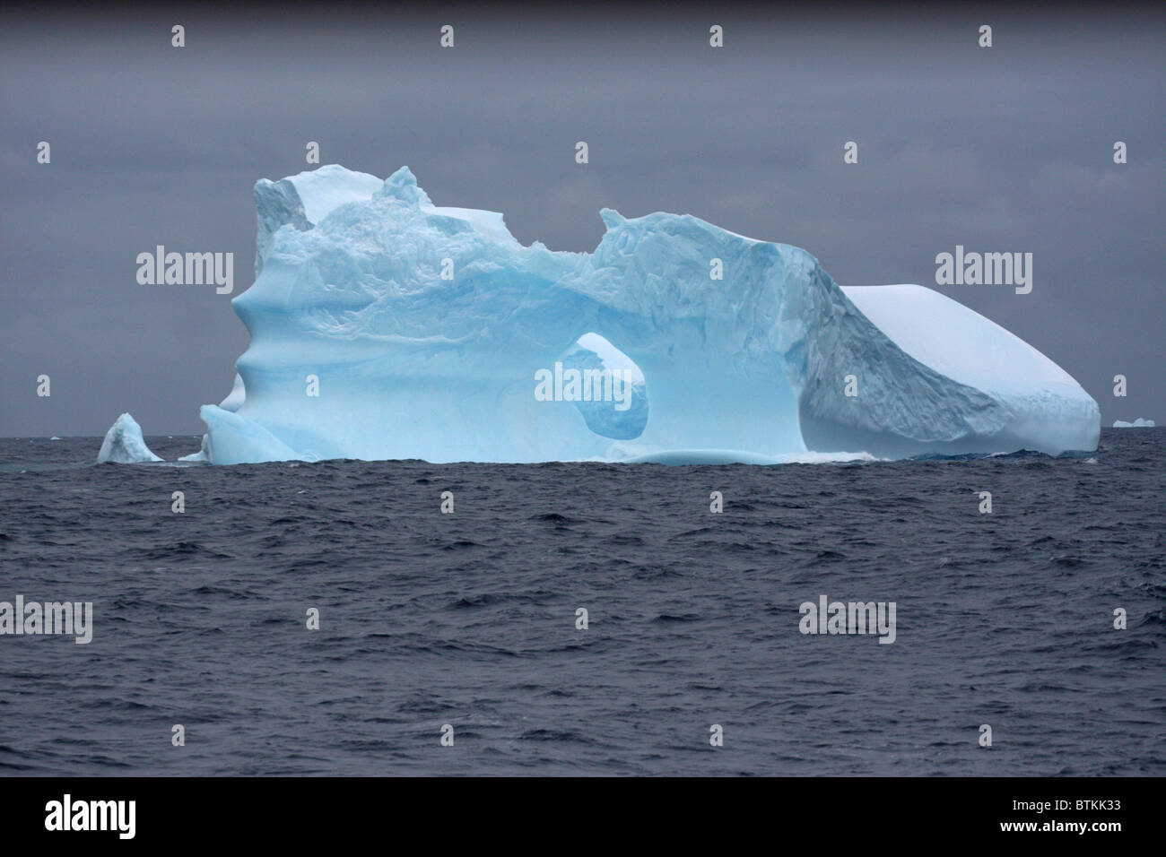 Melting ice berg hi-res stock photography and images - Alamy