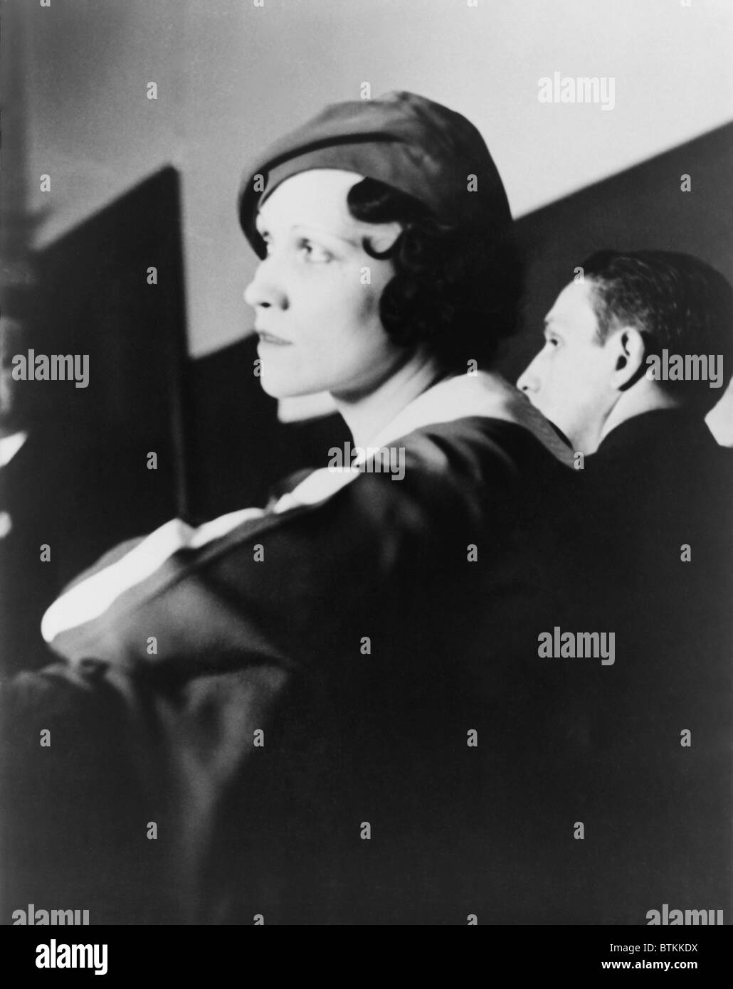 Lottie Coll, wife of gangster murderer 'Mad Dog' Coll during his trial ...