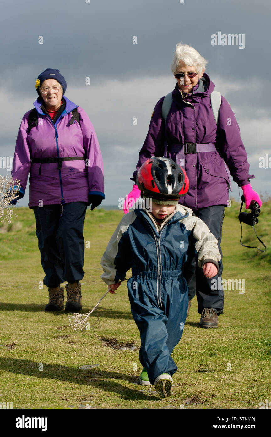 Anglesey coastal path walkers hi-res stock photography and images - Alamy
