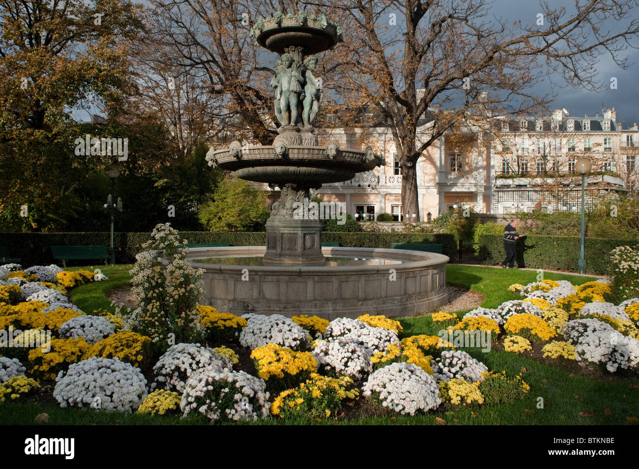 Paris, France, Garden, Parks, Champs-Elysees, Urban Garden Landscaped ...