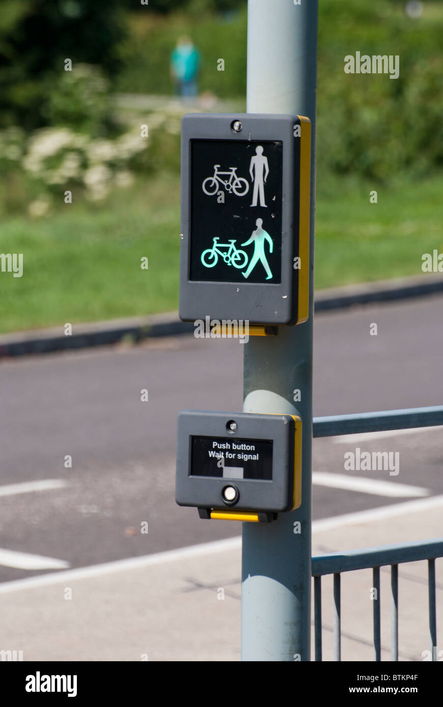 Traffic control for cyclists and pedestrians Stock Photo - Alamy