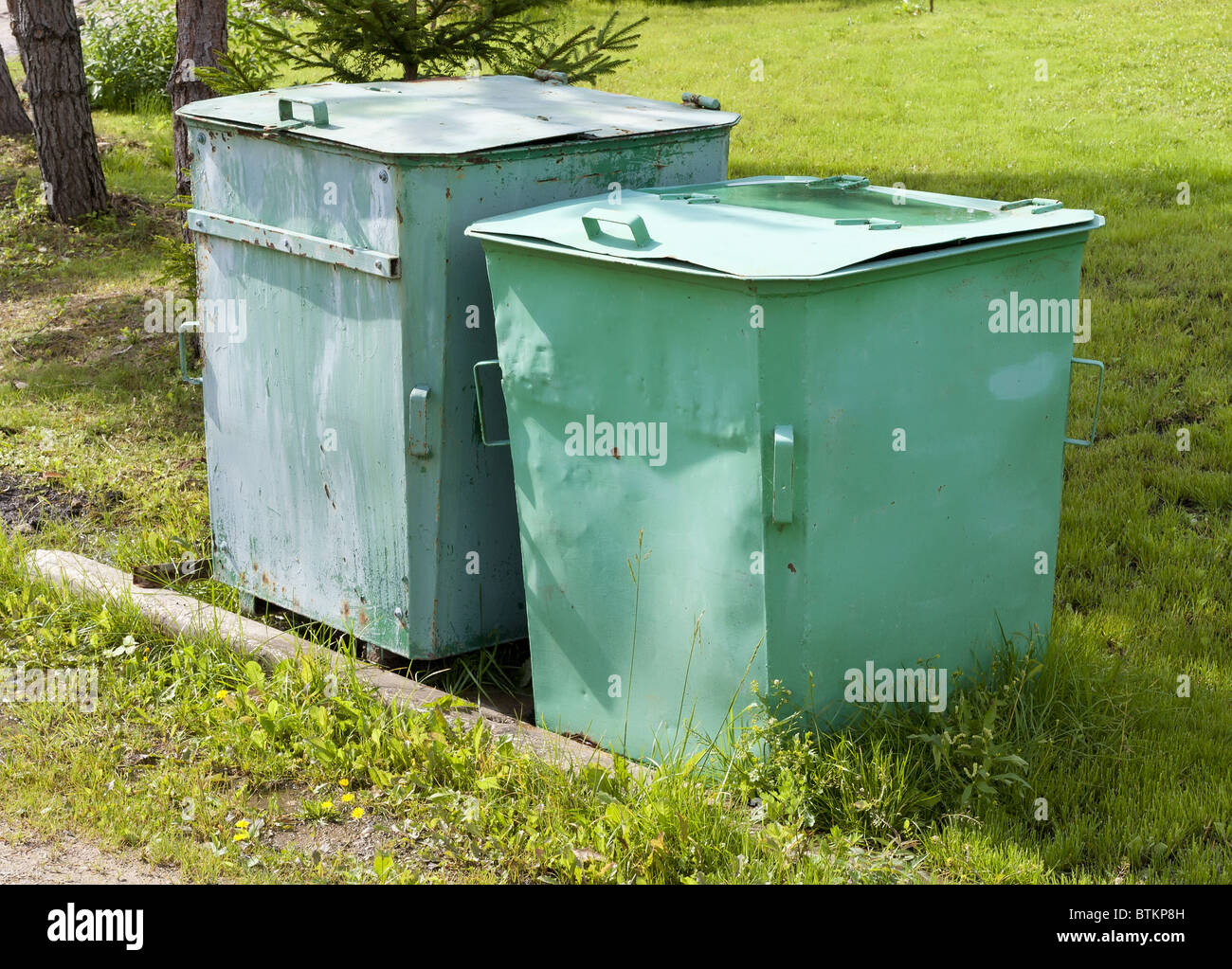 Garbage tank hi-res stock photography and images - Alamy